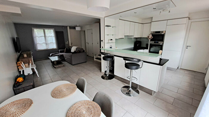 Maison à vendre - Bruyères-sur-Oise - 5 pièces - 3 chambres