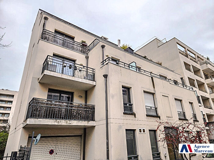 Appartement à vendre - Courbevoie, Gambetta, La Défense - 3 pièces - 2 chambres