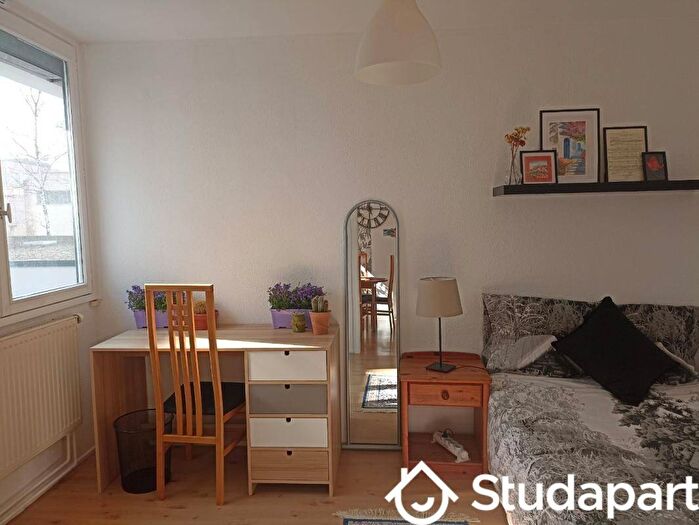 Appartement à louer - Koenigshoffen Est, Strasbourg - 1 pièce - 3 chambres