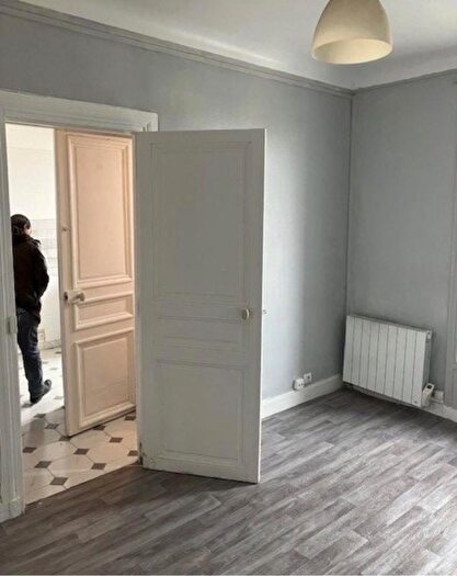 Appartement à louer - Châtillon, Roissys, Béranger - 1 pièce