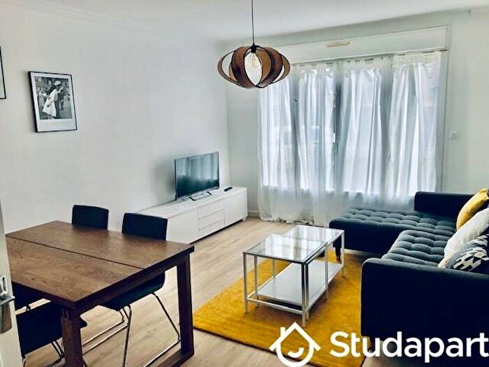 Appartement à louer - Bollée-Sainte Croix-Jardin des Plantes, Le Mans - 1 pièce - 2 chambres