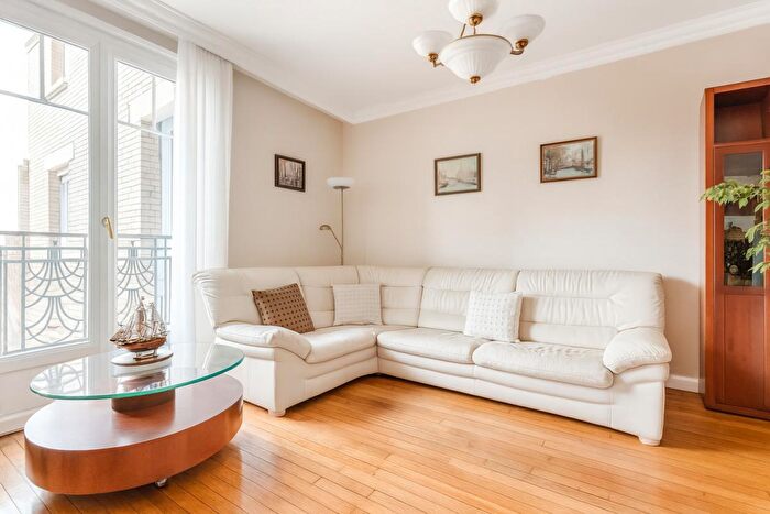 Paris 16ème, Porte de Saint-Cloud, Auteuil-Sud : Appartement 3 pièces à vendre