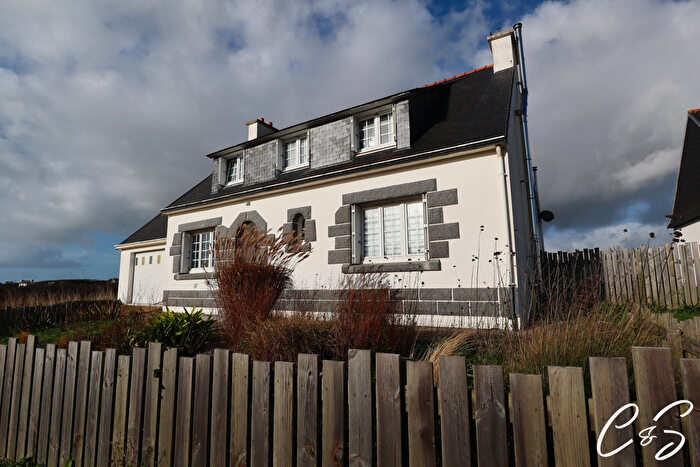 Maison à vendre - Plozévet - 5 pièces - 4 chambres