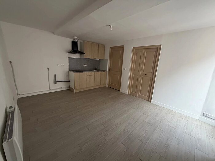 Appartement à louer - Lodève - 2 pièces - 1 chambre