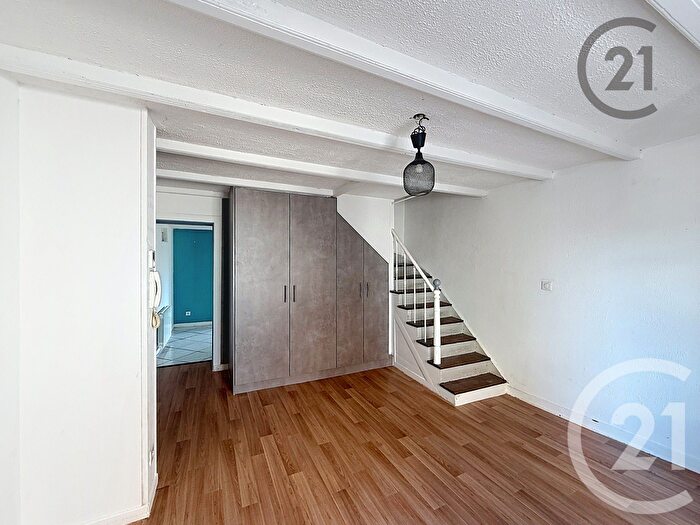 Leyr : Appartement 3 pièces à louer