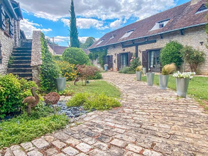 Maison à vendre - Souppes-sur-Loing - 14 pièces - 8 chambres