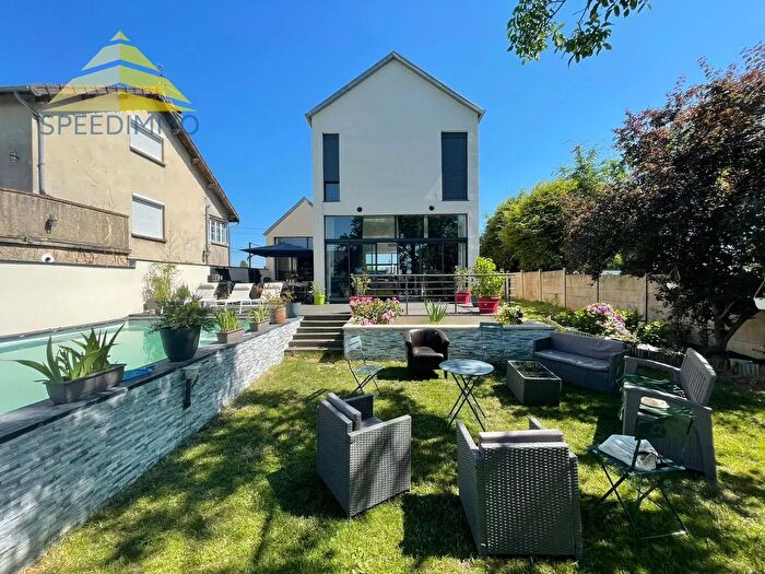 Maison à vendre - Varennes-Jarcy - 7 pièces - 4 chambres