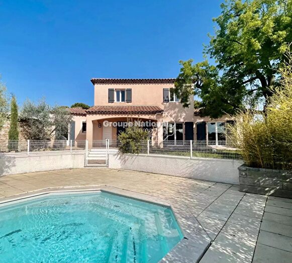 Maison à vendre - Eyguières - 6 pièces - 4 chambres