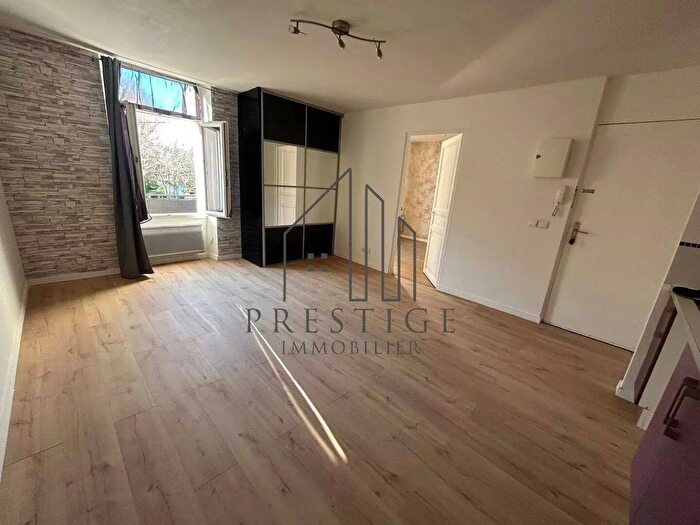 Appartement à louer - Pin Vert, Aubagne - 2 pièces - 1 chambre