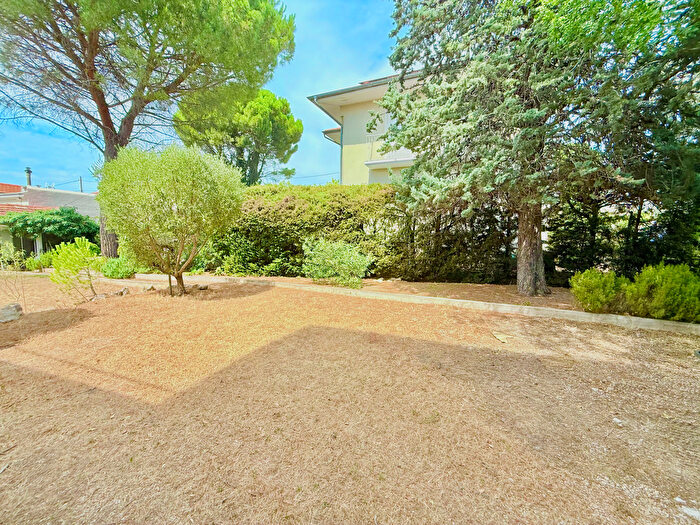 Maison à vendre - Marseille e , Montolivet - 7 pièces - 3 chambres