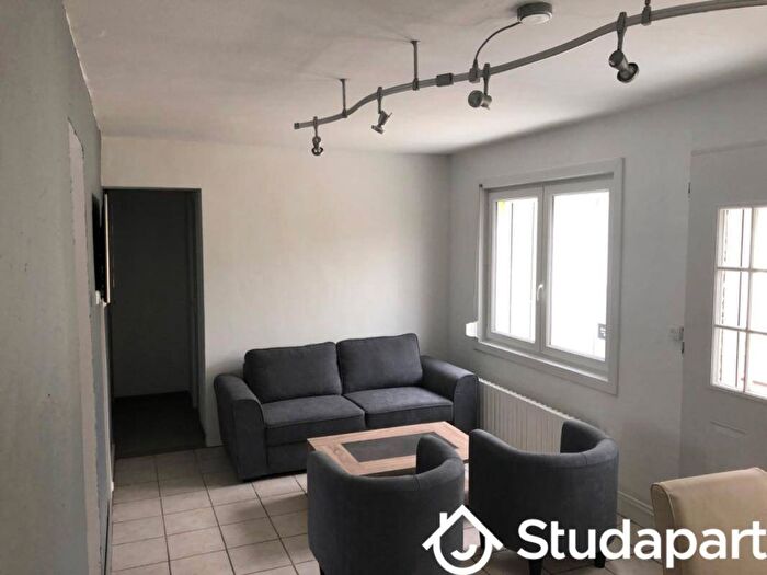 Appartement à louer - Ennequin, Loos - 1 pièce - 5 chambres