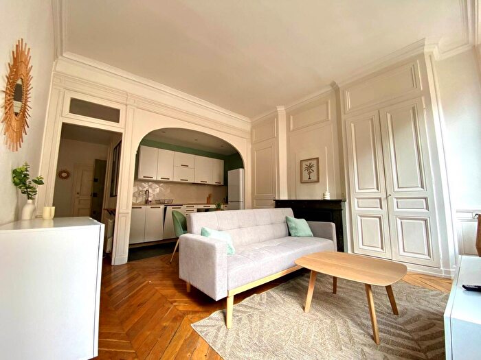 Appartement à louer - Ainay, Lyon ème arrondissement - 3 pièces - 2 chambres