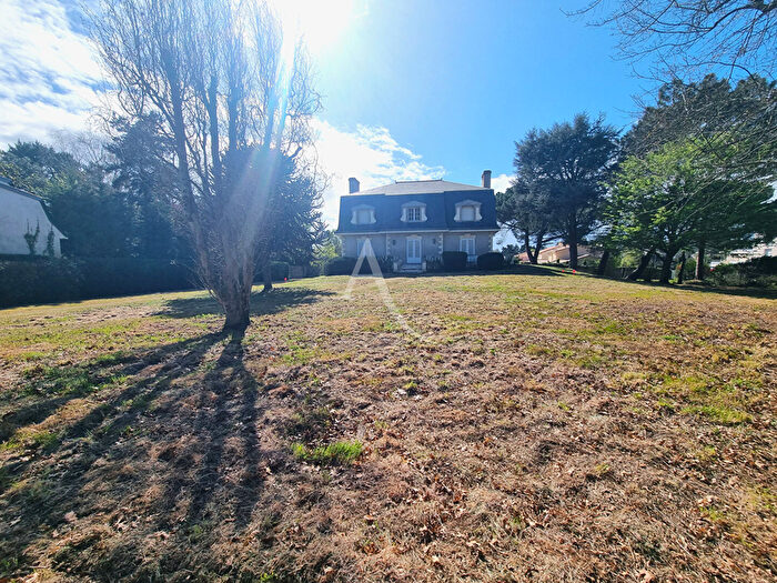 Maison à vendre - Saint-Sébastien-sur-Loire, Bords de Loire - 7 pièces - 5 chambres