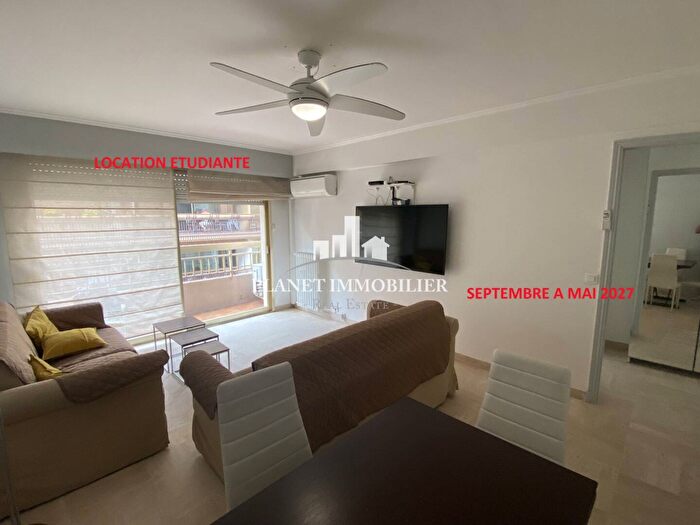 Appartement à louer - Antibes - 2 pièces - 1 chambre