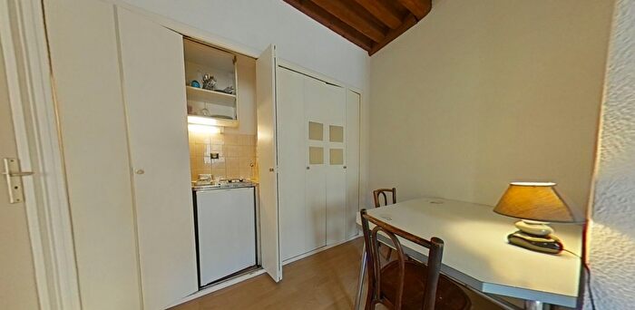 Lyon 1er, Bas des Pentes, Presqu'île : Appartement 1 pièce à louer