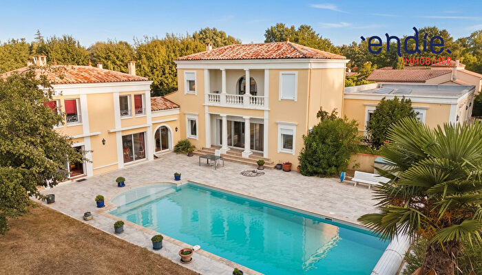 Maison 10 pièces à vendre à Seilh