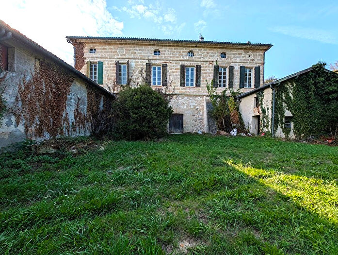 Maison à vendre - Coutras - 7 pièces - 4 chambres