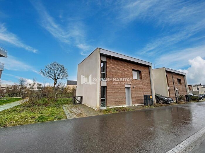 Maison à louer - Noyal-Châtillon-sur-Seiche - 5 pièces - 4 chambres