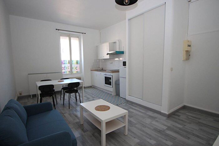 Appartement à louer - Fleury-les-Aubrais - 2 pièces - 1 chambre