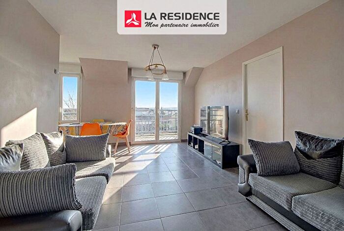 Appartement à vendre - Chanteloup-les-Vignes - 4 pièces - 3 chambres