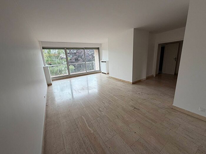 Seignelay, Châtenay-Malabry : Appartement 5 pièces à louer