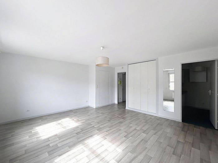 Centre Ville, Reims : Appartement 1 pièce à louer