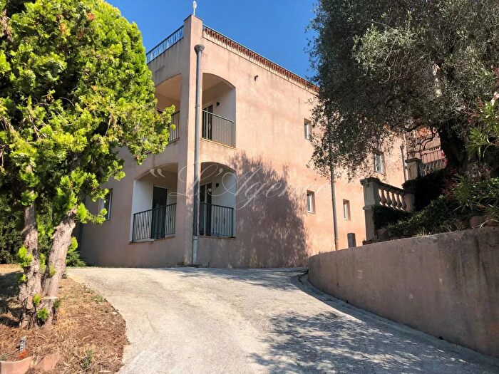 Appartement à louer - Contes - 2 pièces - 1 chambre