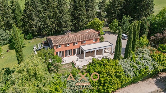 Aix-en-Provence, Puyricard, Célony : Maison 8 pièces à vendre