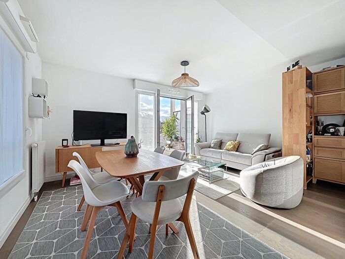 Appartement à vendre - Suresnes, Plateau Ouest - 3 pièces - 2 chambres