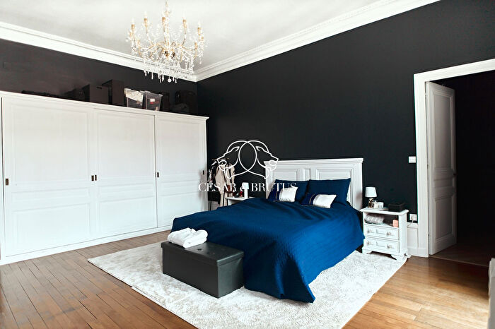 Appartement à vendre - Roanne, Centre-ville, Varenne - 8 pièces - 4 chambres