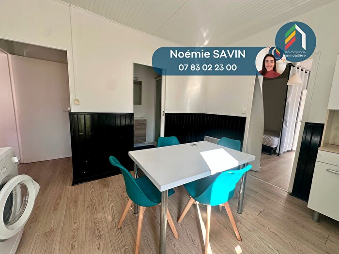 Saint-Laurent-sur-Sèvre : Maison 3 pièces à louer