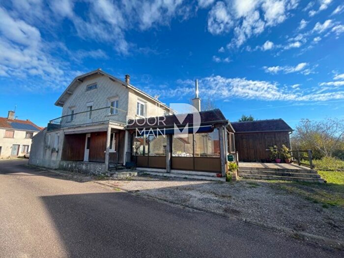 Maison à vendre - Thol-lès-Millières - 8 pièces - 5 chambres