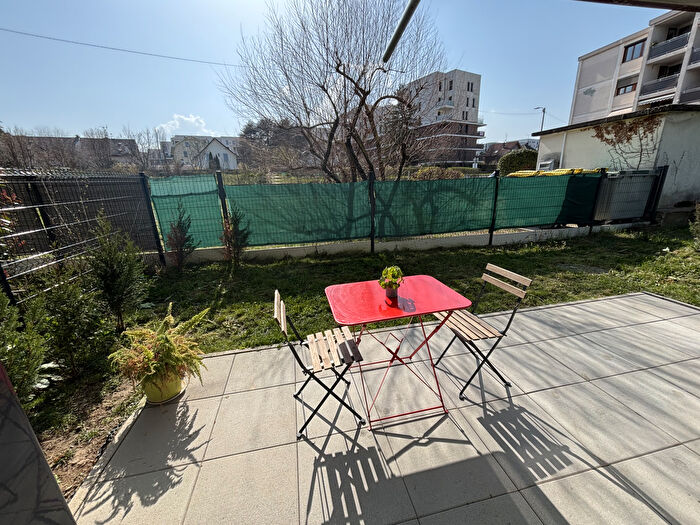 Appartement à vendre - Ambilly - 3 pièces - 2 chambres