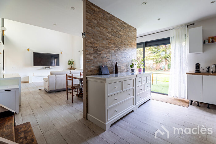 Maison à vendre - Ézanville - 7 pièces - 5 chambres