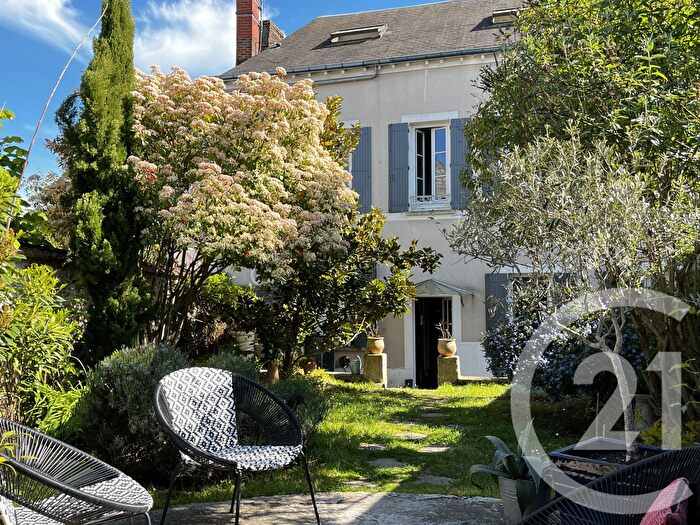Maison 10 pièces à vendre à Auneau