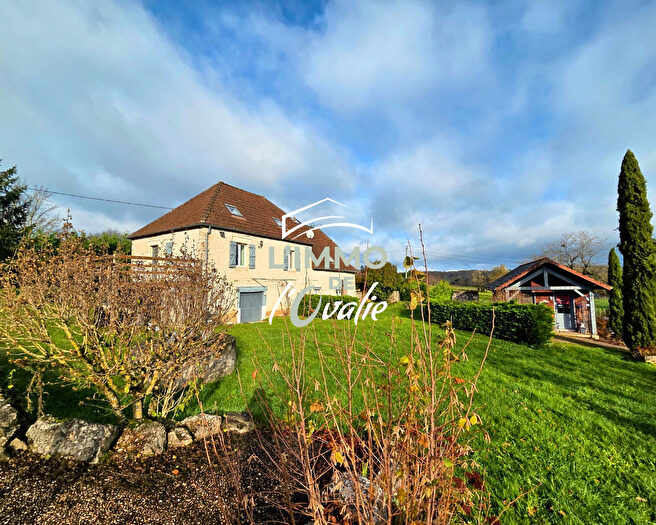 Maison à vendre - Liourdres - 9 pièces - 4 chambres