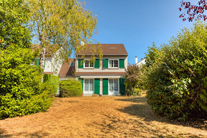 Maison 5 pièces à Pontault-Combault, Centre commercial, à vendre