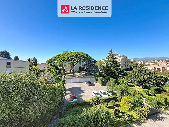 Appartement à vendre - Cagnes-sur-Mer, Les Bréguières - 3 pièces - 2 chambres