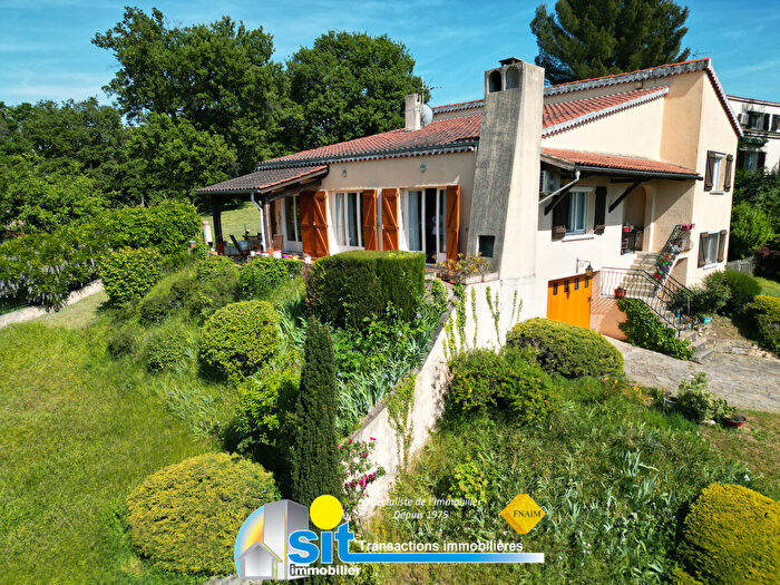 Maison 6 pièces à vendre à Ternay