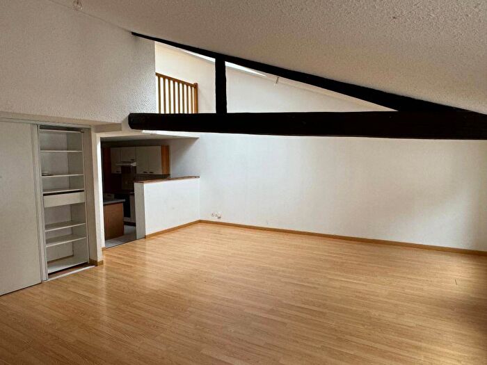 Centre Ville, Bar-le-Duc : Appartement 4 pièces à louer