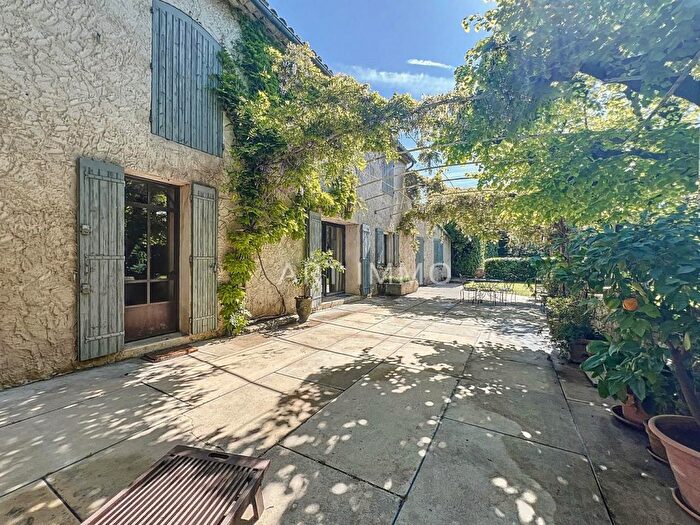 Maison à vendre - Cavaillon, Centre-ville - 8 pièces - 4 chambres