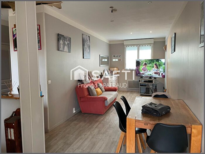 Massy, Pileu, Graviers, Vilmorin, Square de Clos de Villaine : Appartement 2 pièces à vendre