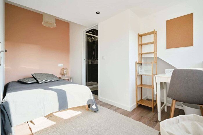 Saint Michel-Tertiales-Le Rôleur, Valenciennes : Appartement 1 pièce à louer