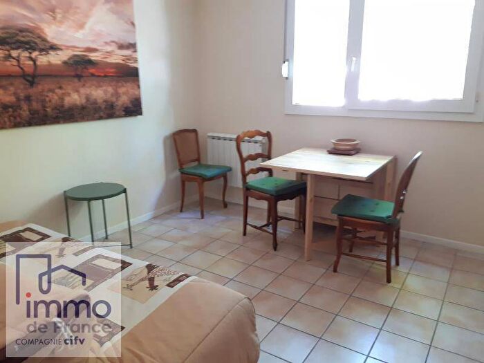 Appartement à louer - Villeurbanne, Doua - 1 pièce