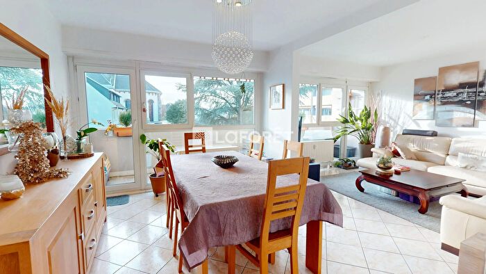 Appartement à vendre - Lingolsheim, Centre-ville - 4 pièces - 3 chambres