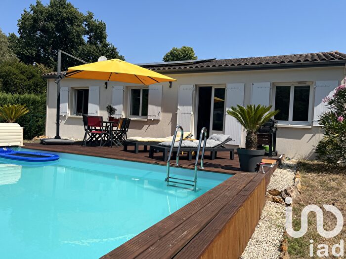 Maison à vendre - Meursac - 5 pièces - 3 chambres