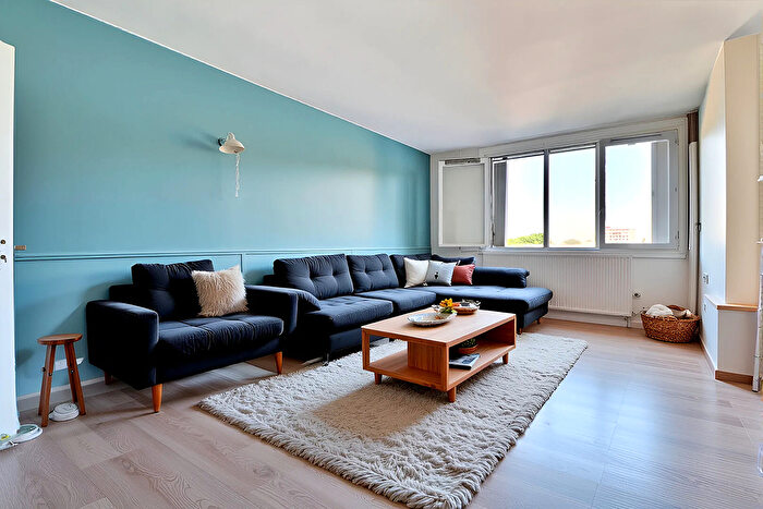 Appartement à vendre - Saint-Denis, Delaunay, Belleville - 5 pièces - 4 chambres