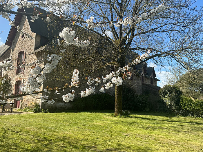Maison à louer - Mouchamps - 12 pièces - 7 chambres