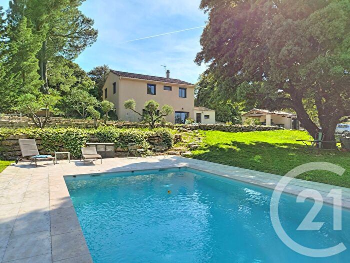 Maison 6 pièces à vendre à Mouriès