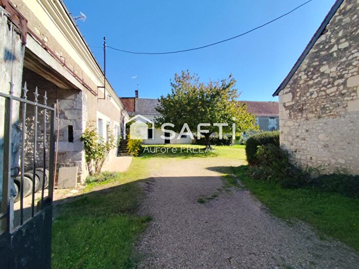 Maison à vendre - Noyant-de-Touraine - 10 pièces - 6 chambres